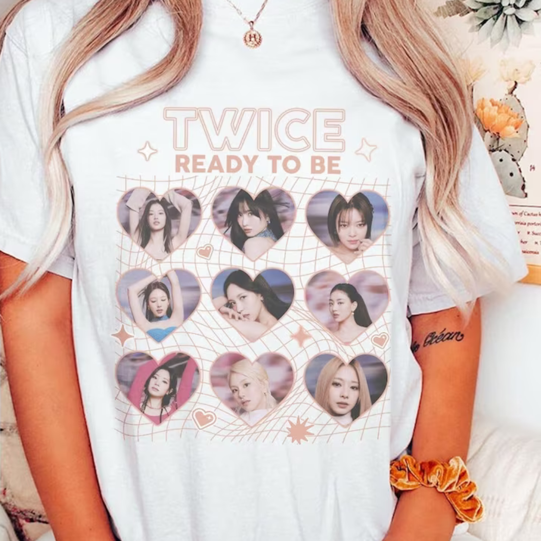 Camiseta Básica Twice Collab Graphic – Saoko